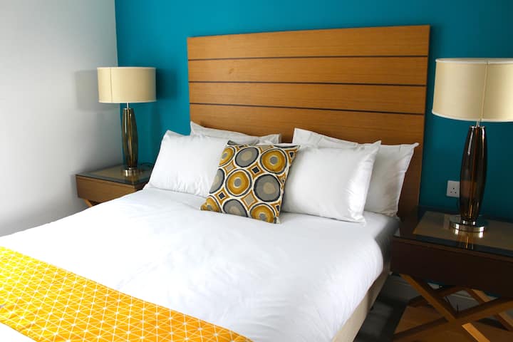 Lovely 3 Bed Apartment (6)free Parking And Wi-fi - 貝弗利
