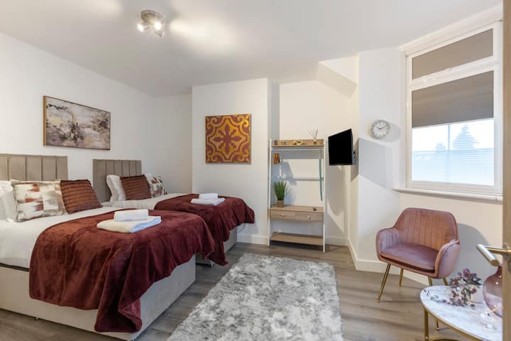Stylish-snug-2 Bed Flat-3 Min Walk To Tube Station - Cricklewood - London