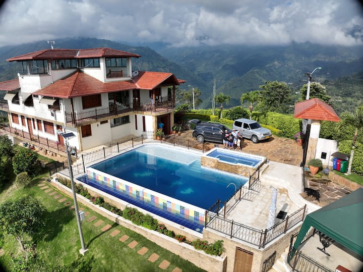 Finca Vacacional 
Exclusiva - Bucaramanga