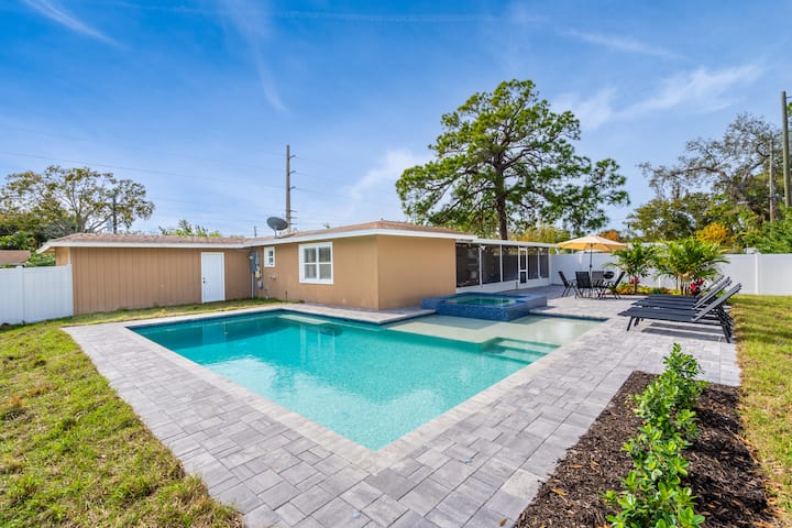 Waterside Villa - 4bd/2ba With A Heated Pool - シエスタ・キー, FL