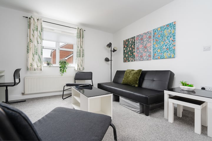 Liverpool 2br Flat | Long Stay-work Space Parking - Liverpool