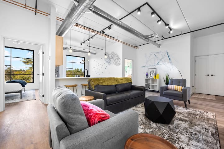 Condo Close To Downtown With Rooftop Hot Tub - Traverse City, MI