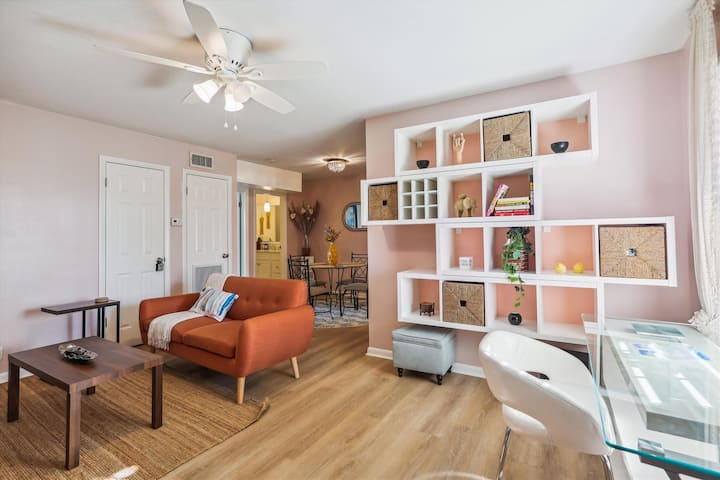 Chic Quarters - 5 Min Drive To Downtown! - St. Augustine, FL