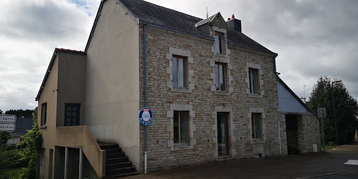 2 Logements Pour 10-12 Personnes - Theix