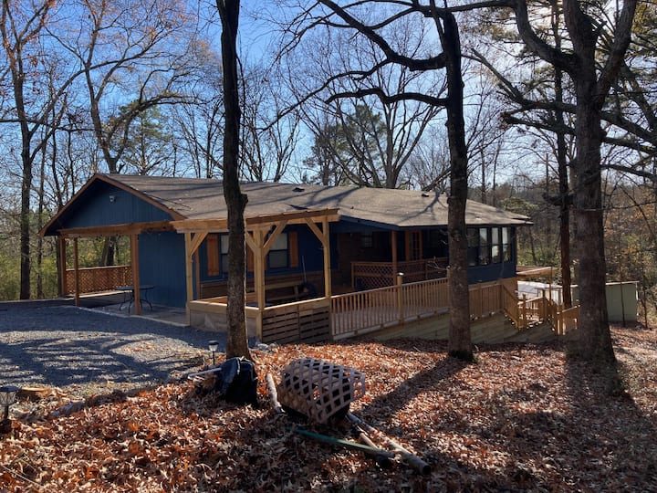 The Cabin In The City. - Little Rock, AR
