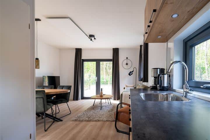 Schitterend Gelegen Chalet Met Hottub In Putten - Ermelo