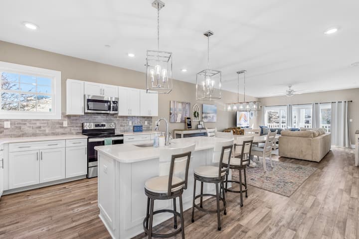 Luxurious New Construction Steps To Beach Pool - Ocean City, MD