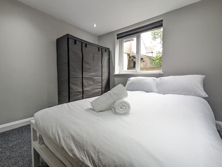 Central & Modern Private Room -3 - Cardiff