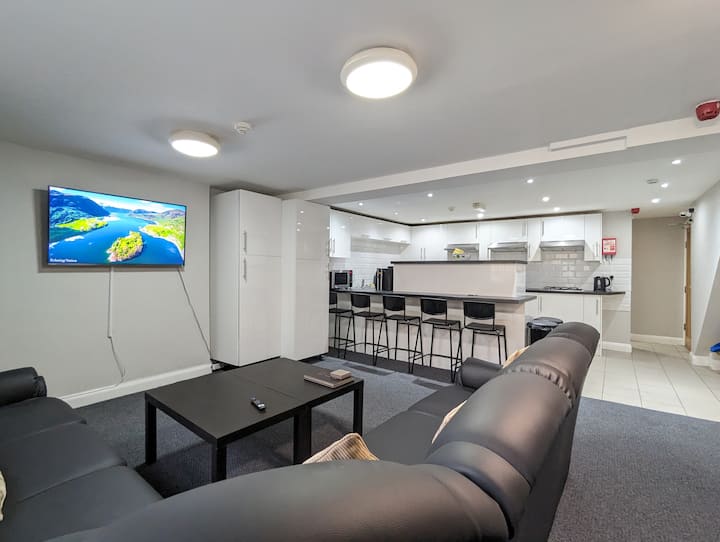 Central & Modern Private Room-13 - Cardiff