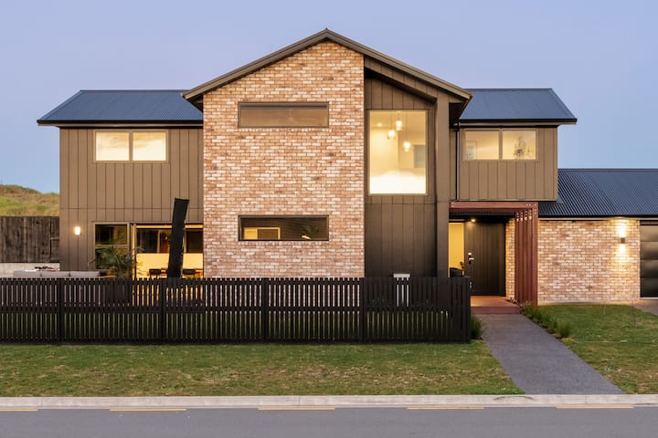 Modern Haven Near The Beach - Papamoa