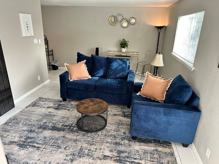 Modern Sagebrush Cottage | Suite B - Albuquerque