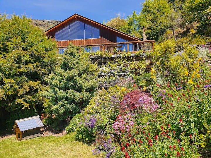 Cosy Chalet With Stunning Views - Queenstown