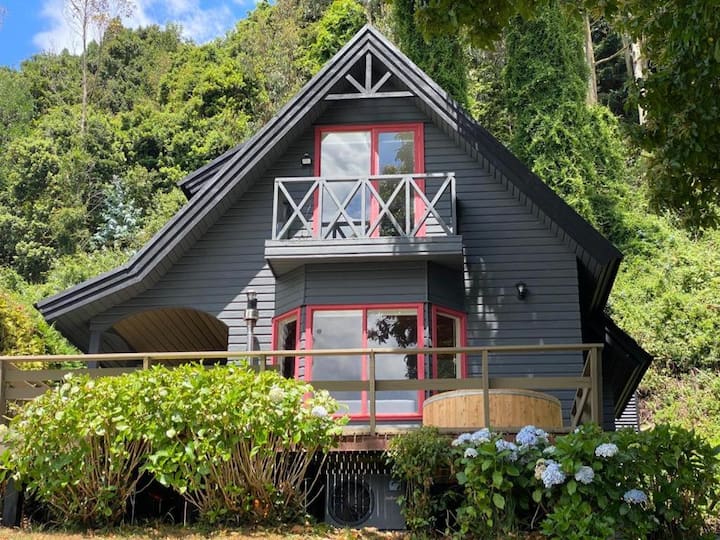 Ciprés Ecolodge & Spa | Cabaña Castaño (C4) - Frutillar