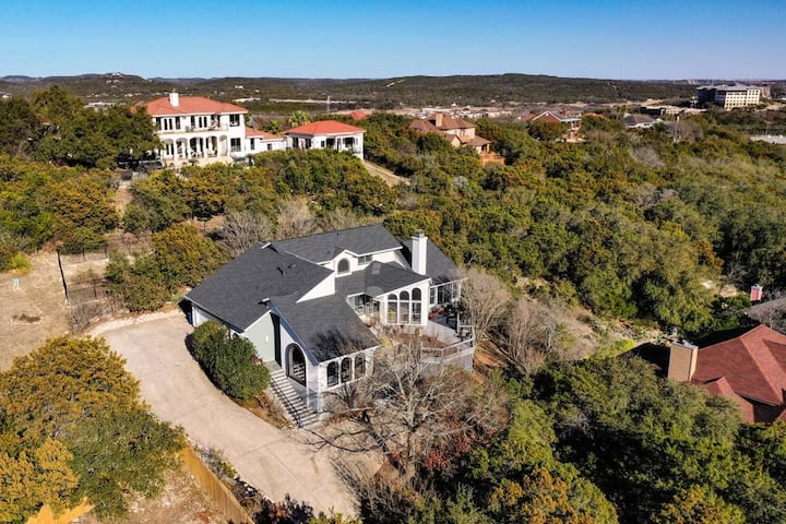 Fiesta Texas & Golf Course Views - San Antonio