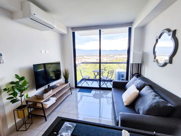 Modern 1 Br Oasis W/ Dual Ac: Central & Br Comfort - San José, Costa Rica