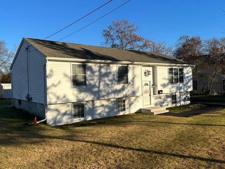Cozy Home Close To Holy Cross - Worcester, MA