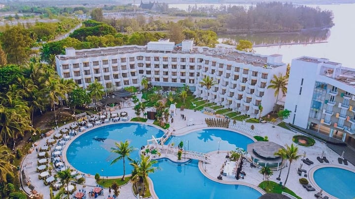 Batam Resort 7 Double Room Breakfast - Batam