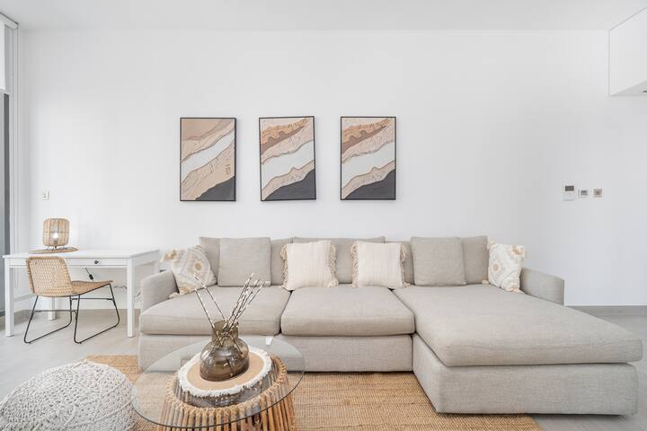 New Listing | Czechin | Jbr Beach A Few Steps Away - Dubai