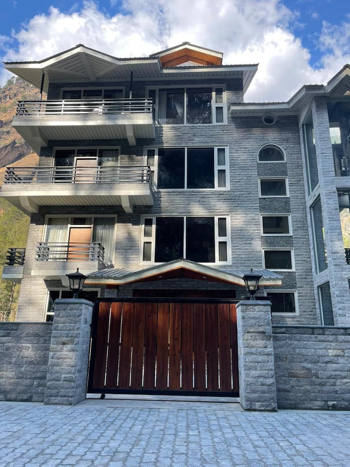 Premium Family Suite - Kasol