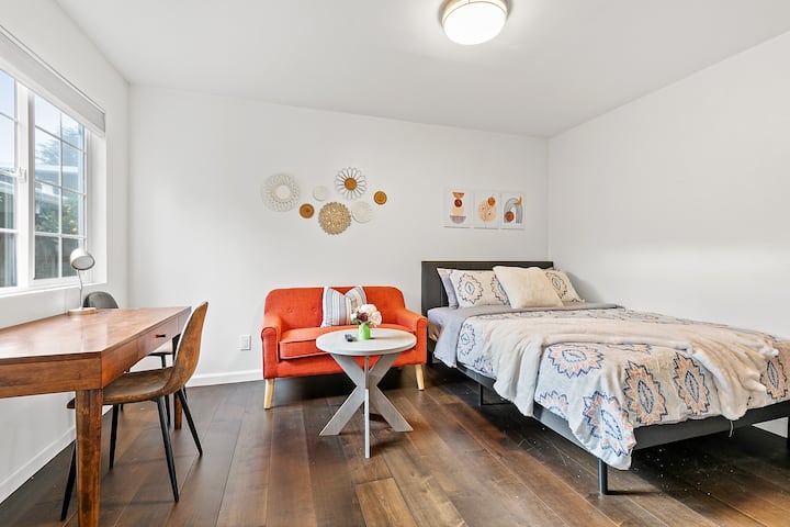 Jane's Home (Fe) | Studio W Kitchen/bath/ac/heater - Palo Alto, CA