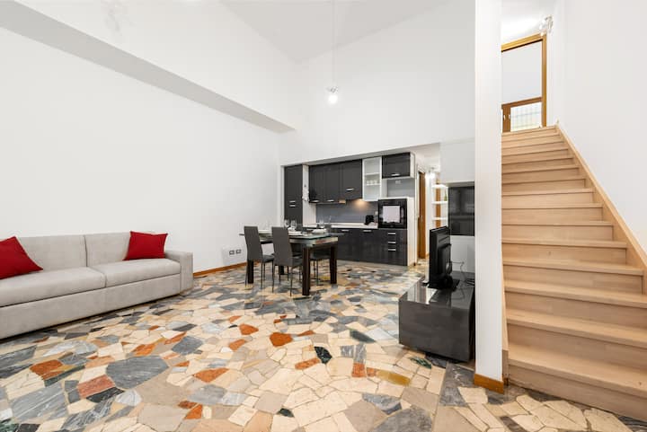 Private Parking & Metro 10 Min Duomo - Apt7 - Milan