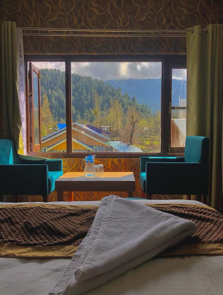Deluxe Room At Sarwa Cottage ! - Gulmarg