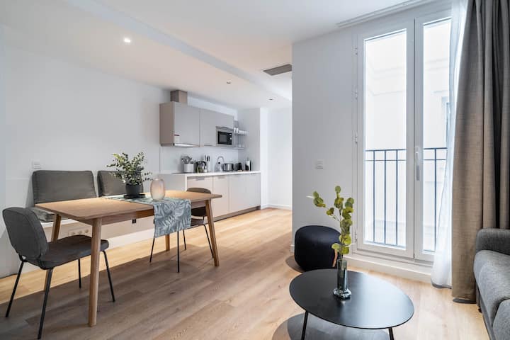 Limehome Sevilla C.granada | One-bedroom Apartment - Seville