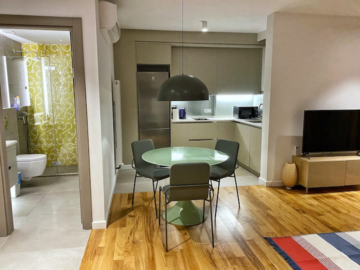 #4 Cozy 1 Br Flat - 52m2 Prime Location - Maltepe