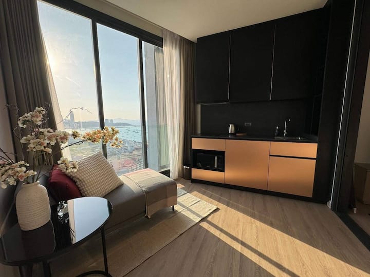 Edge Rare Full 1 Br With Seaview Floor 24 - Pattaya City