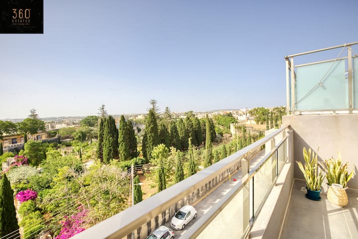 A Beautiful Penthouse, With Lovely Greenery Views - Malta