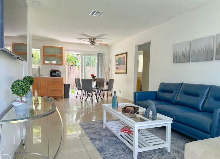 Family Home In Central Fll - Patio/parking/pets* - Fort Lauderdale, FL