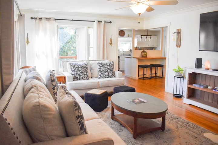 Acorn Acres Cottage - Highlands, NC