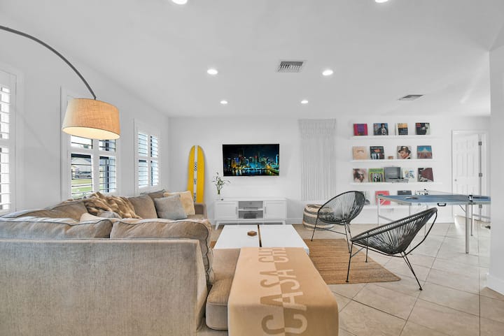 Casa Chic Delray • Beach Pass + Garden + Sleeps 6 - Delray Beach, FL