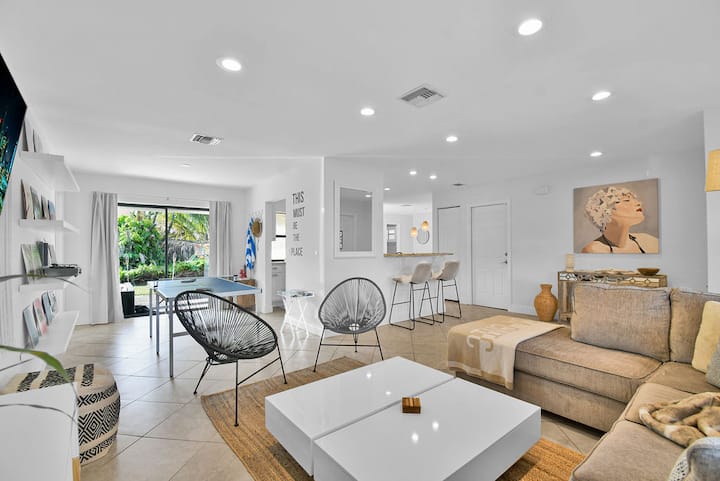 Delray Beach Oasis • Beach Pass • Sleeps 6 - Delray Beach