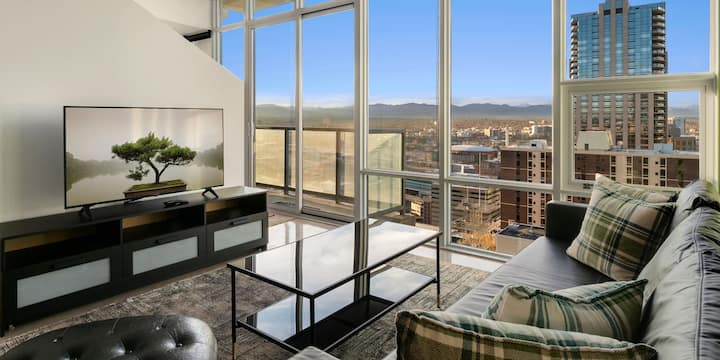 1 Bedroom 1 Bath Condo On 33rd Floor At Spire - Denver, CO