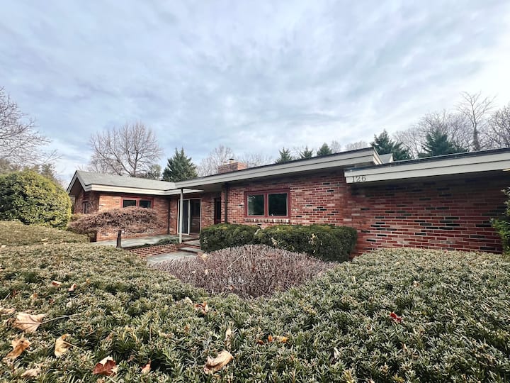 Convenience And Class - 3br House Near Hospital - Winchester, VA