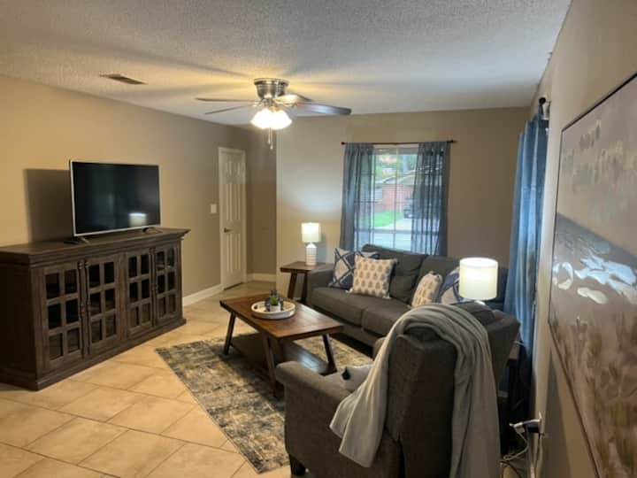2/1 Centrally Located Bungalow 4 - Texarkana, AR