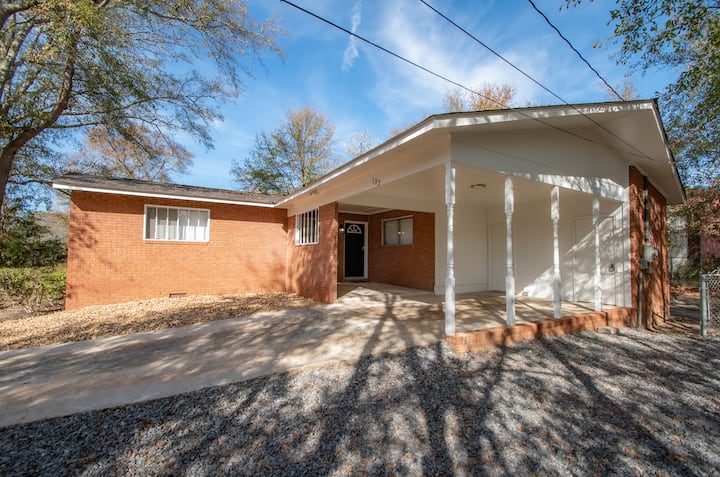 Serene 3br/2ba|sleeps7| Near Rafb & Houston Health - ボネアー, GA