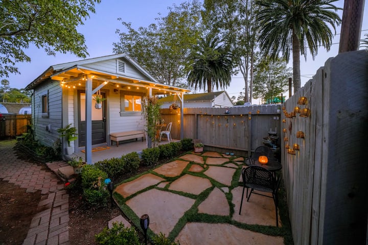 Cottage Getaway 1 Mile To Beach - Montecito, CA