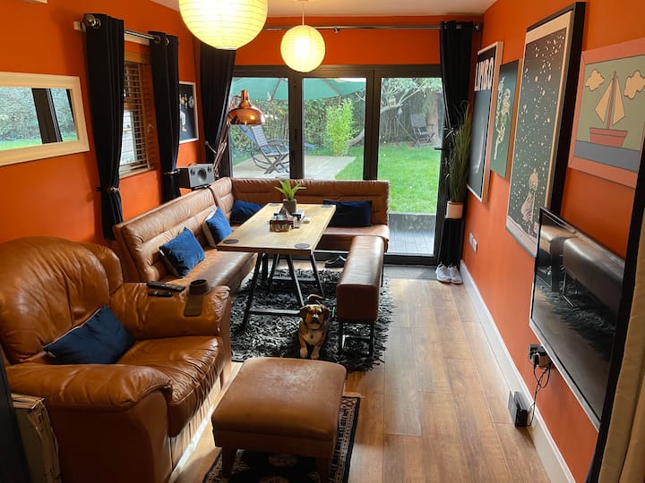 Cosy Deer Park Bungalow Sleeps 4 - 노팅엄