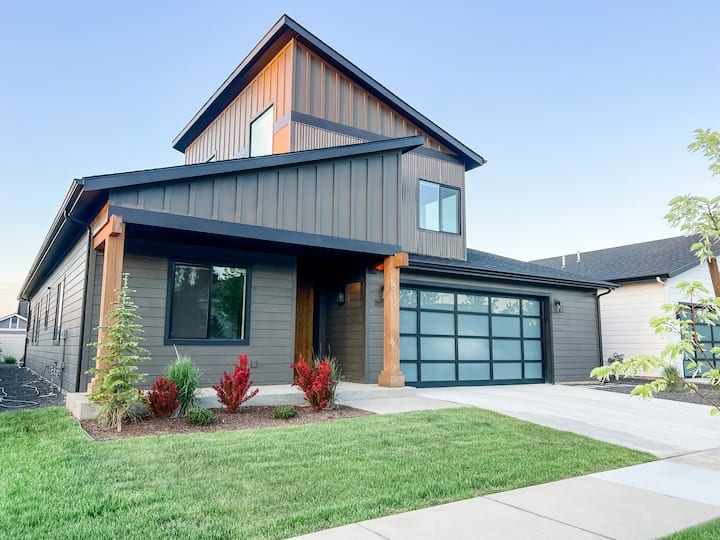 Modern, Spacious Executive Home - Coeur d'Alene, ID