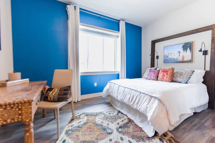 Classic Studio, 1queen (Bangkok) - Dallas, TX