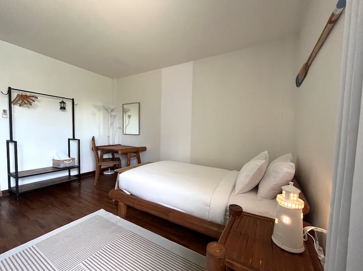 Peaceful & Cozy Room With Green View (1-2 Pax) -