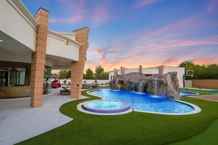 Luxury Home. Resort Style Backyard And Game Room - Paradise Valley, AZ