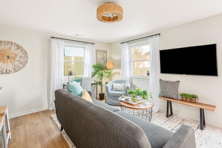 Peaceful 2br Cottage | Big Yard | 30+ Day Stays - Hampton, VA