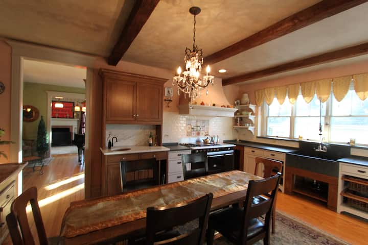 The Davis House, - Wheaton