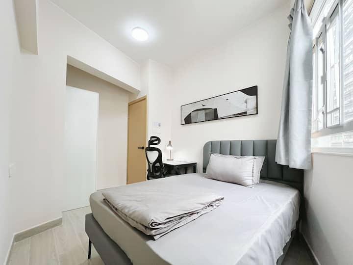 Double Bed Spacious Sunny Window @ Cwb Time Square - Hongkong
