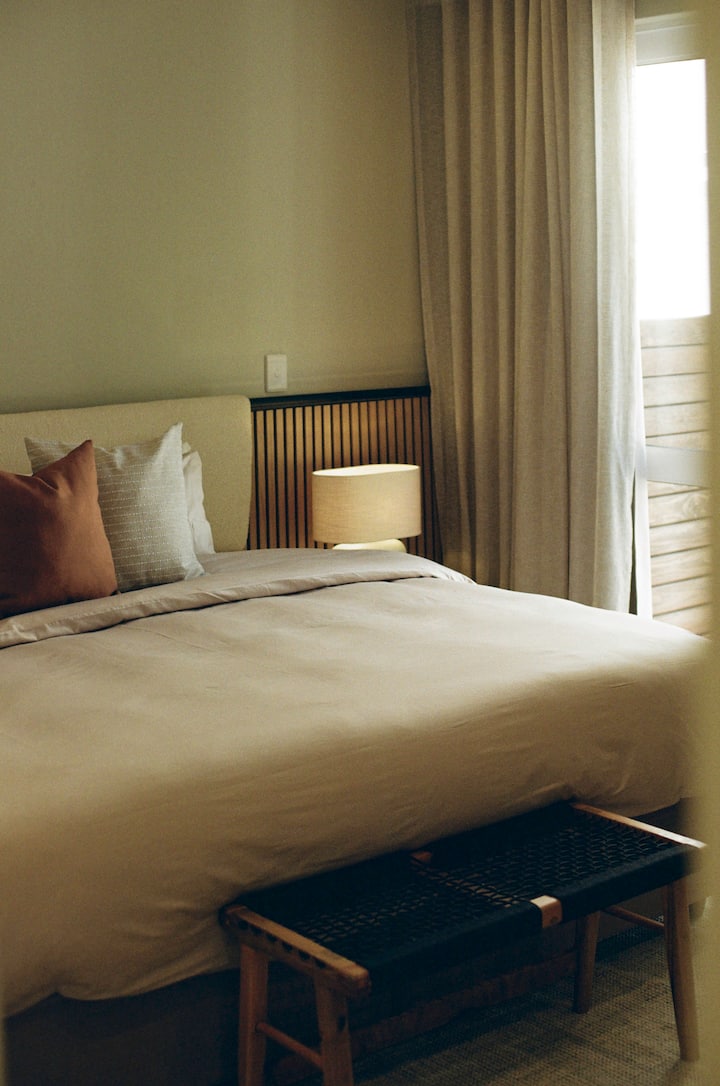 House Persea: Serene City Studio With Patio - Cape Town