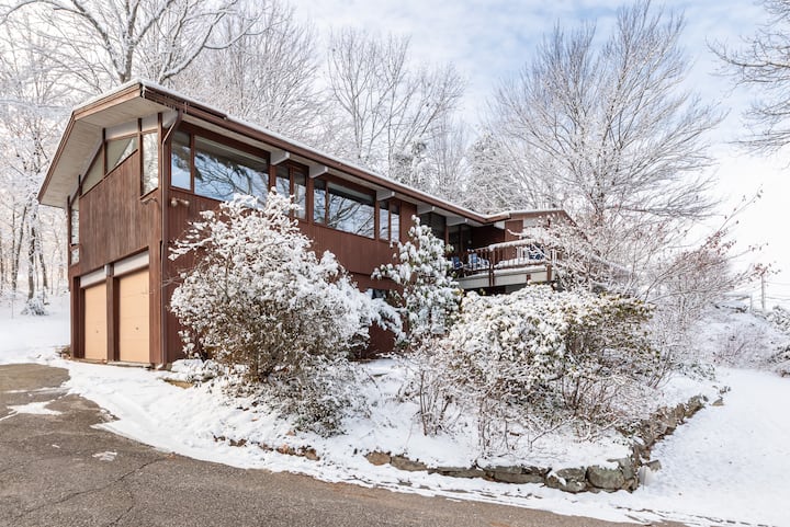 Gunstock Ski Resort Only 5 Mins Away! - Lake Winnipesaukee, NH