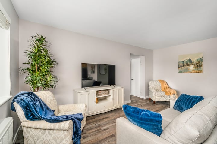 Charming Newly Remodled Condo - Denver, CO